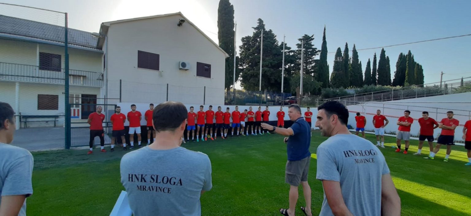 HNK SLOGA-MRAVINCE: Mravinčani startali pod paskom novog trenera Ivice ...