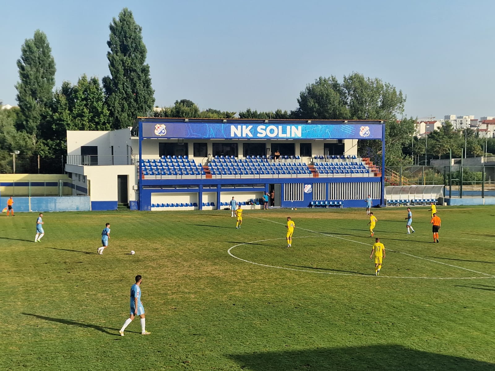 Prijateljska nogometna utakmica: SOLIN – HRVACE 1:0 – Grad Solin